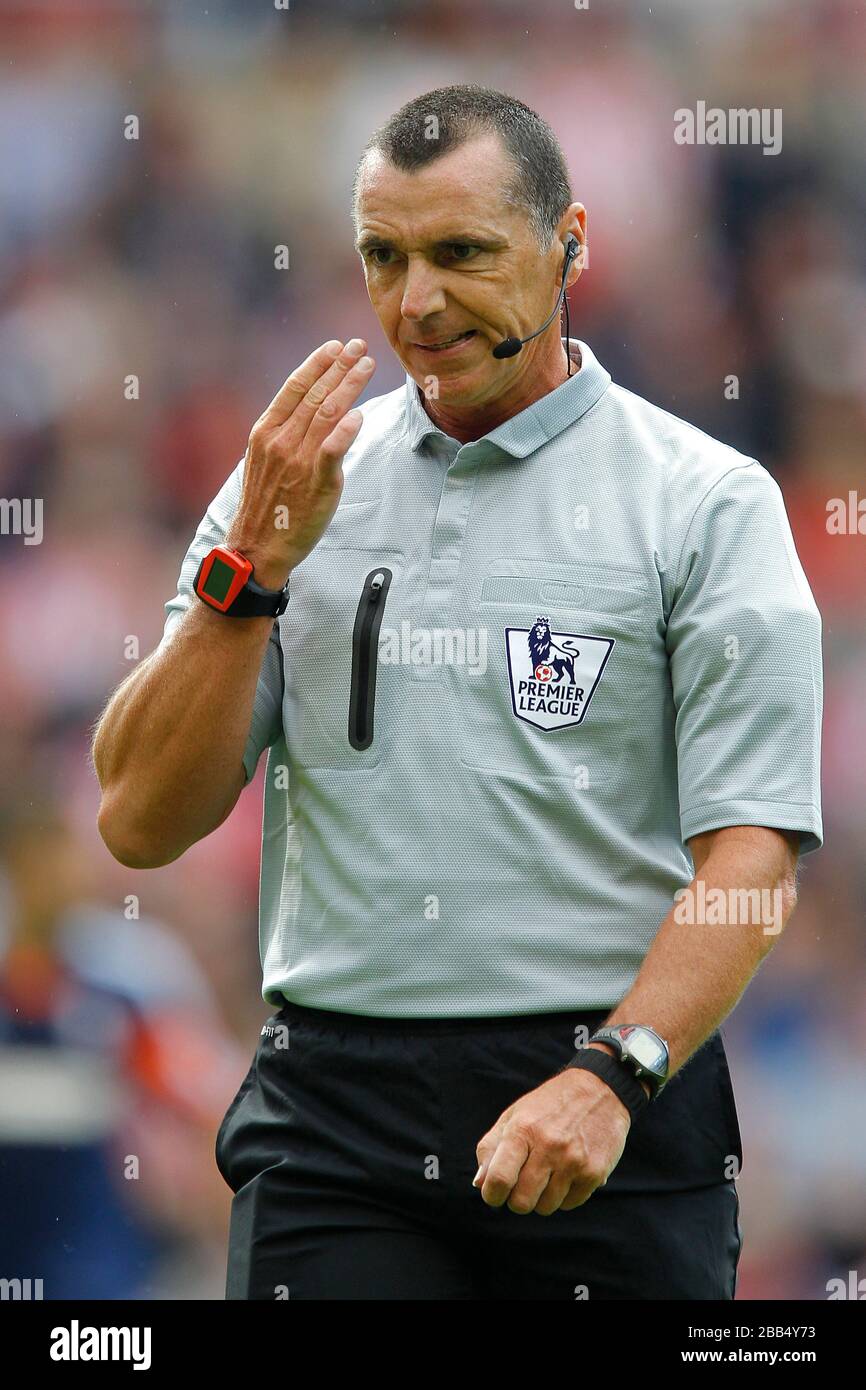 Referee Neil Swarbrick Stock Photo - Alamy