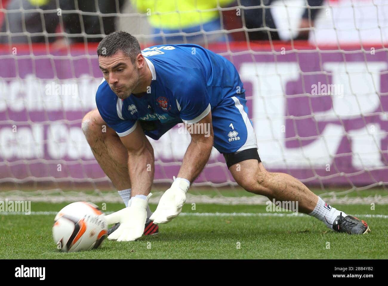 Blackpool goalkeeper Matt Gilks Stock Photo - Alamy