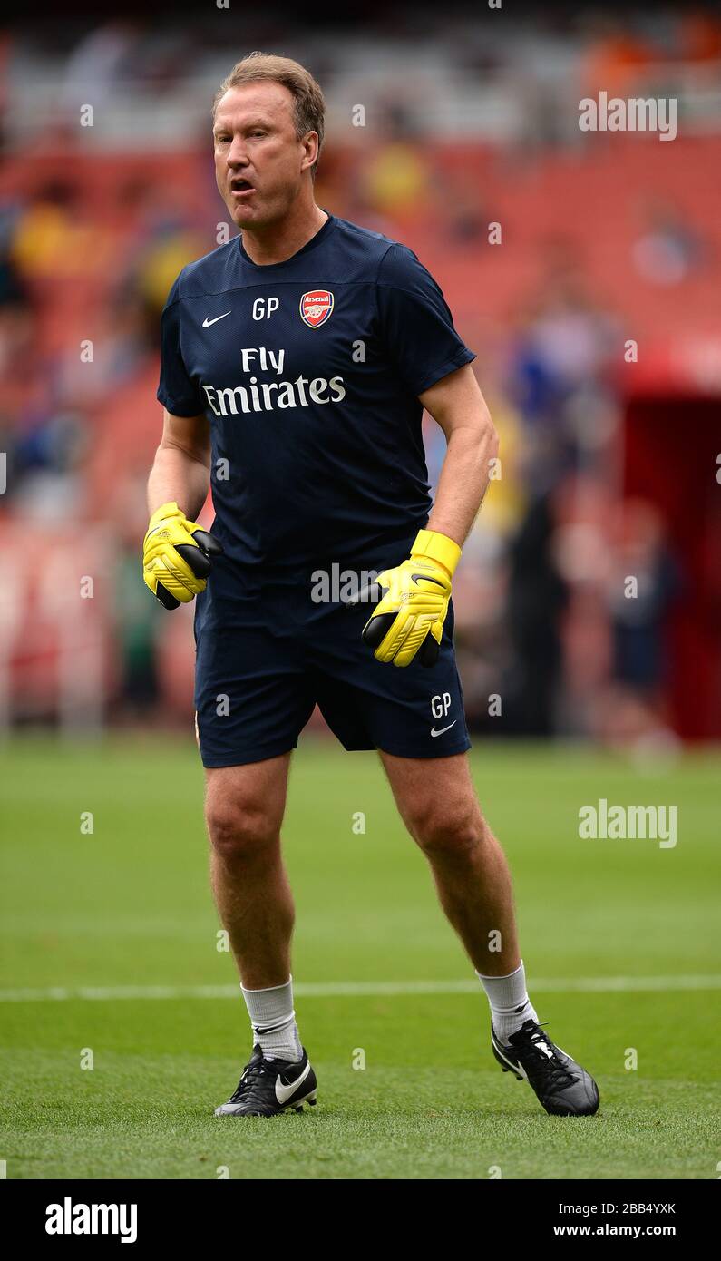 Arsenal goalkeeping coach Gary Peyton Stock Photo - Alamy