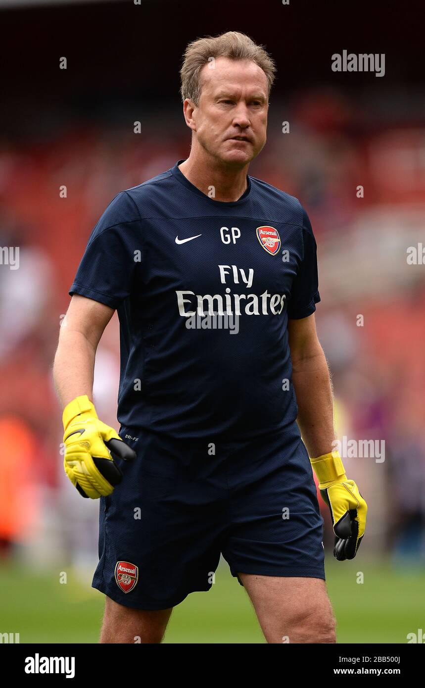 Arsenal goalkeeping coach hi-res stock photography and images - Alamy