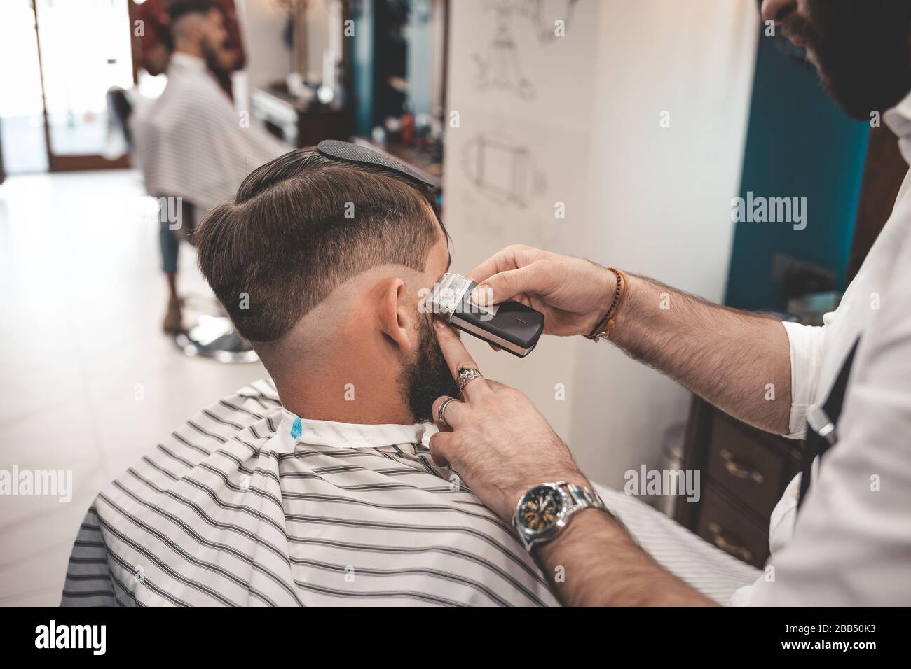 Nape shave hi-res stock photography and images - Alamy
