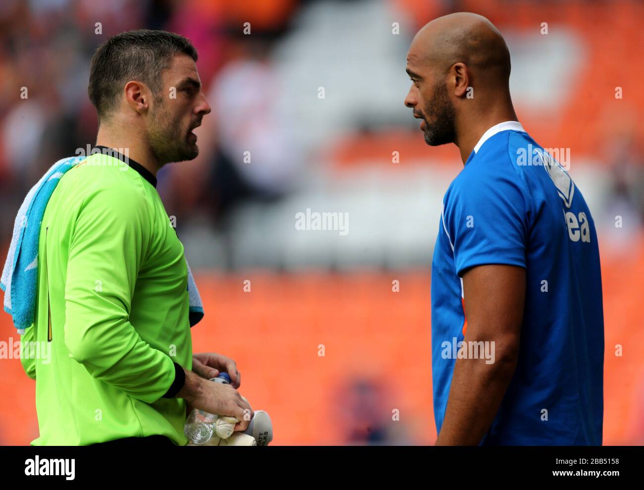Blackpool's Matthew Gilks listens to coach Tony Warner Stock Photo - Alamy