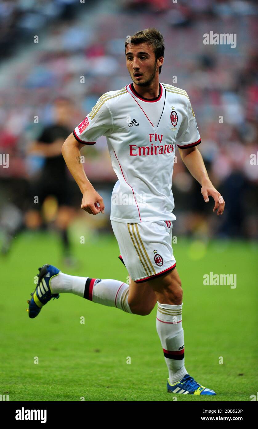 Bryan Cristante, AC Milan Stock Photo - Alamy