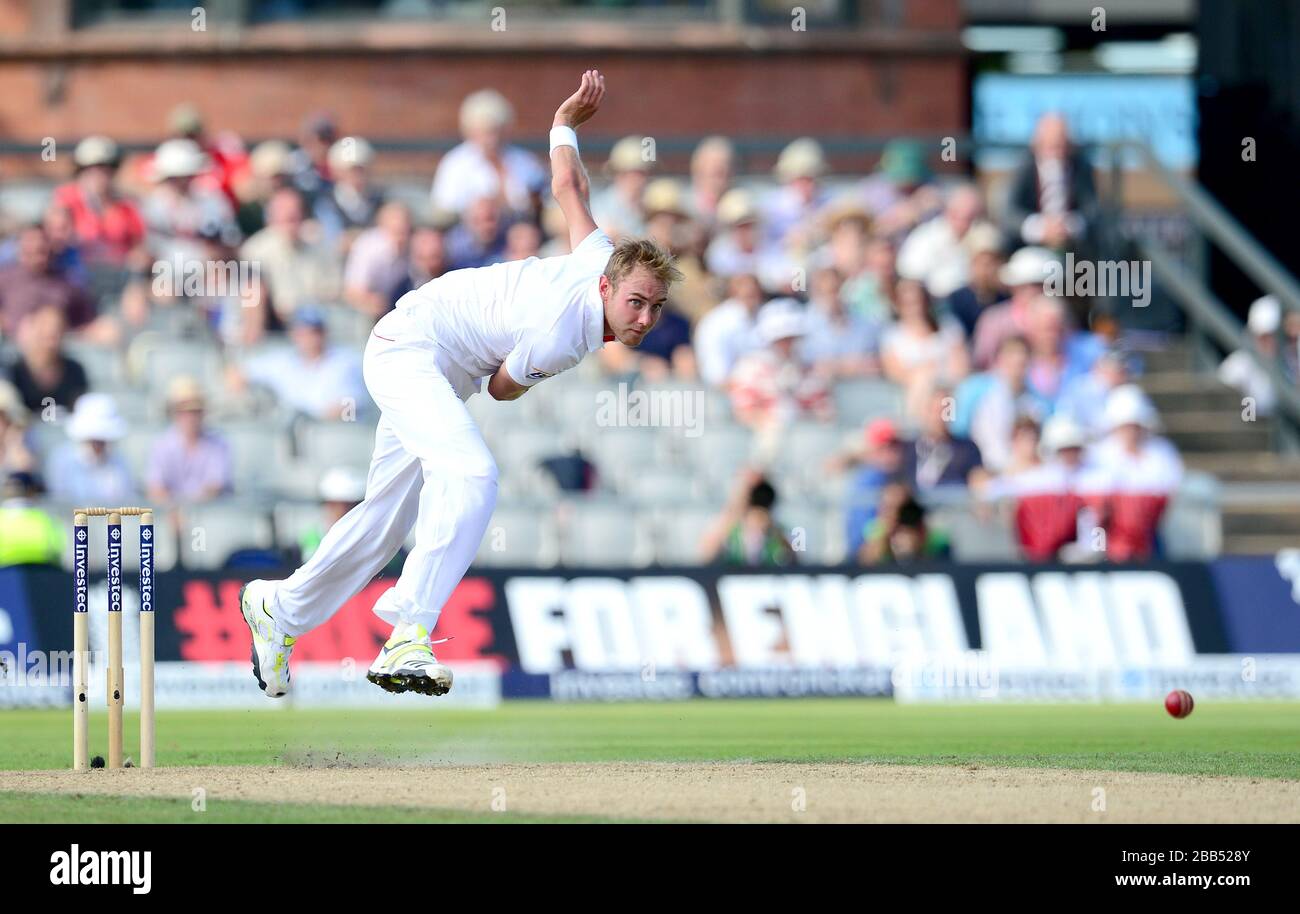 England's Stuart Broard in action Stock Photo - Alamy