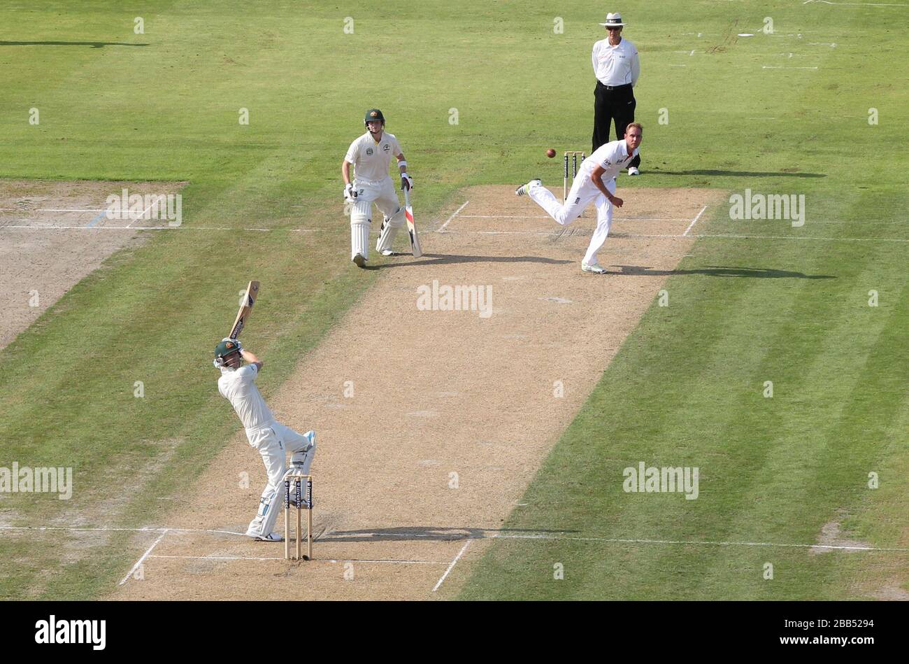 Scores 4 runs hi-res stock photography and images - Alamy