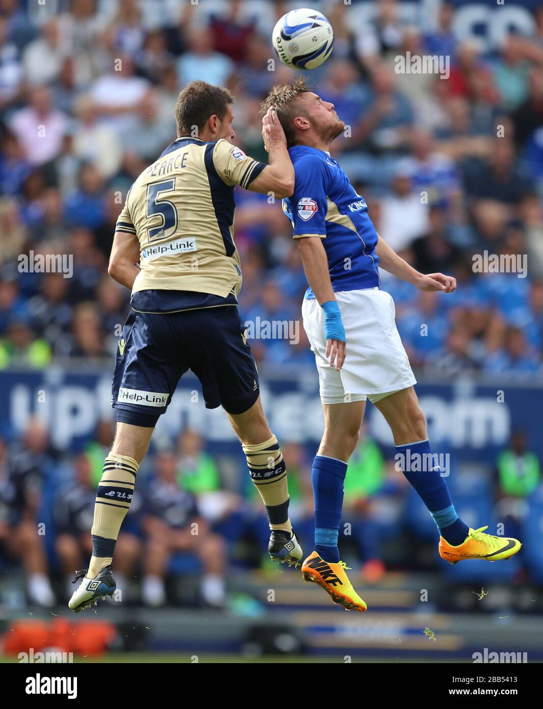 Leicester City's Jamie Vardy and Leeds United's Jason Pearce Stock ...