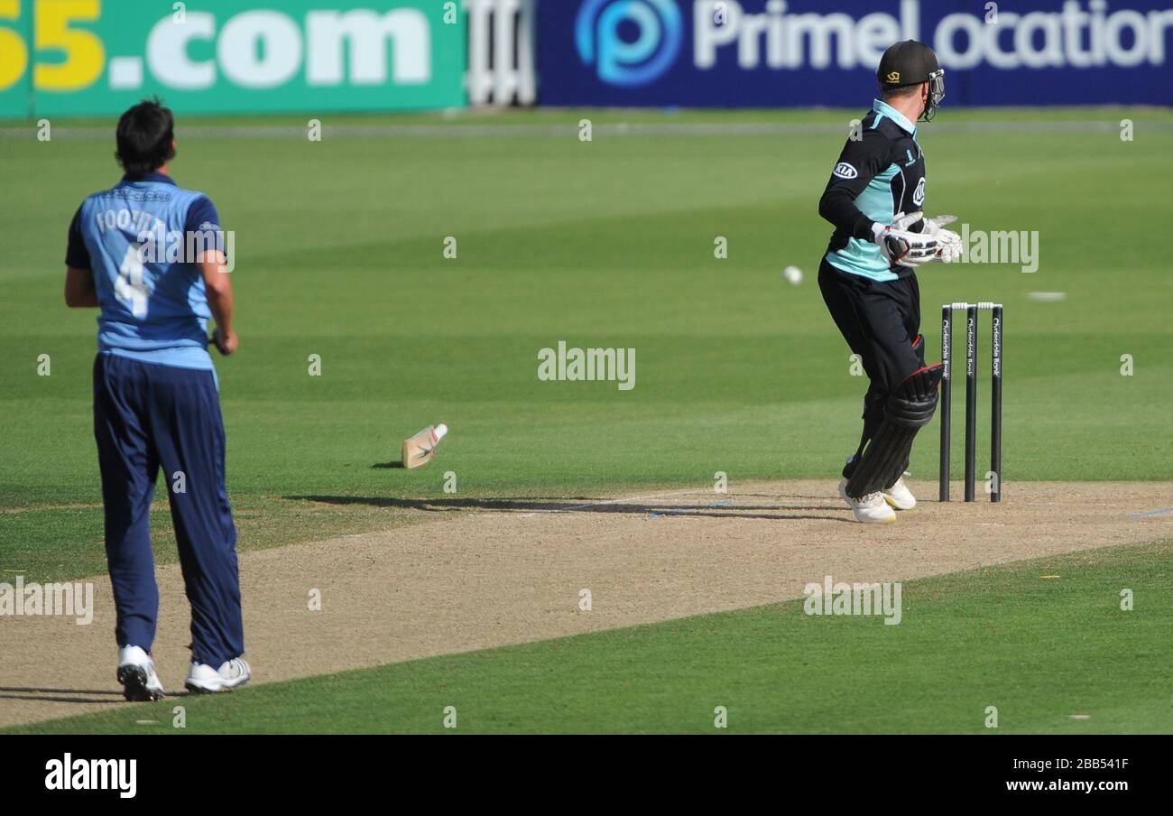 Surrey's Jason Roy makes a run despite loosing his bat Stock Photo - Alamy