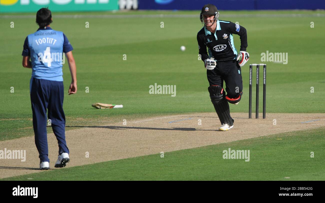 Surrey's Jason Roy makes a run despite loosing his bat Stock Photo - Alamy