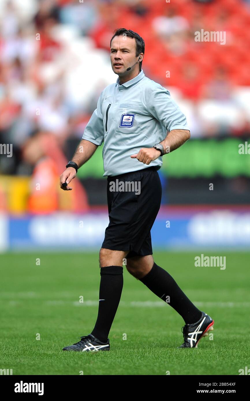 Referee Paul Tierney Stock Photo - Alamy