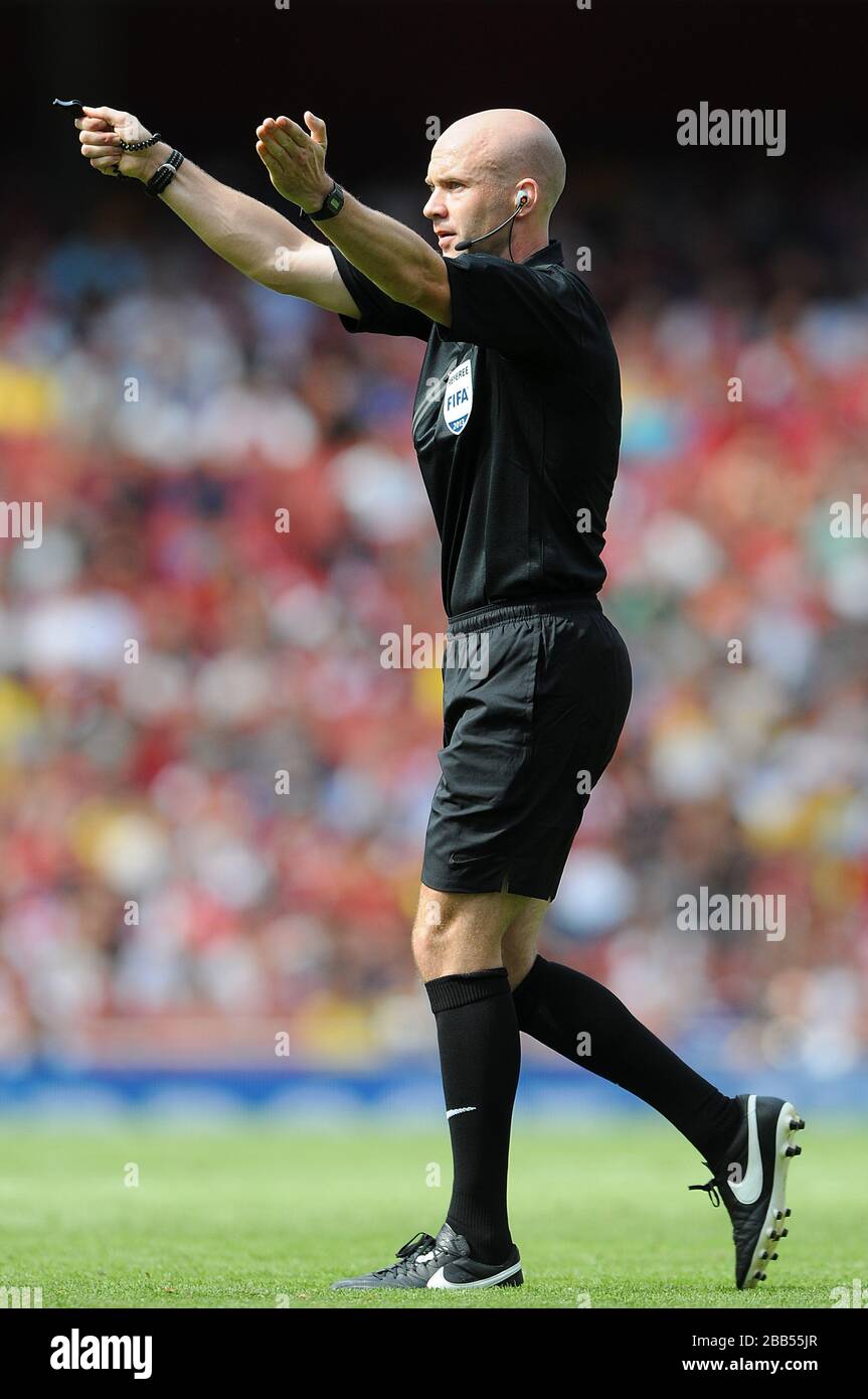 Referee Anthony Taylor Stock Photo - Alamy
