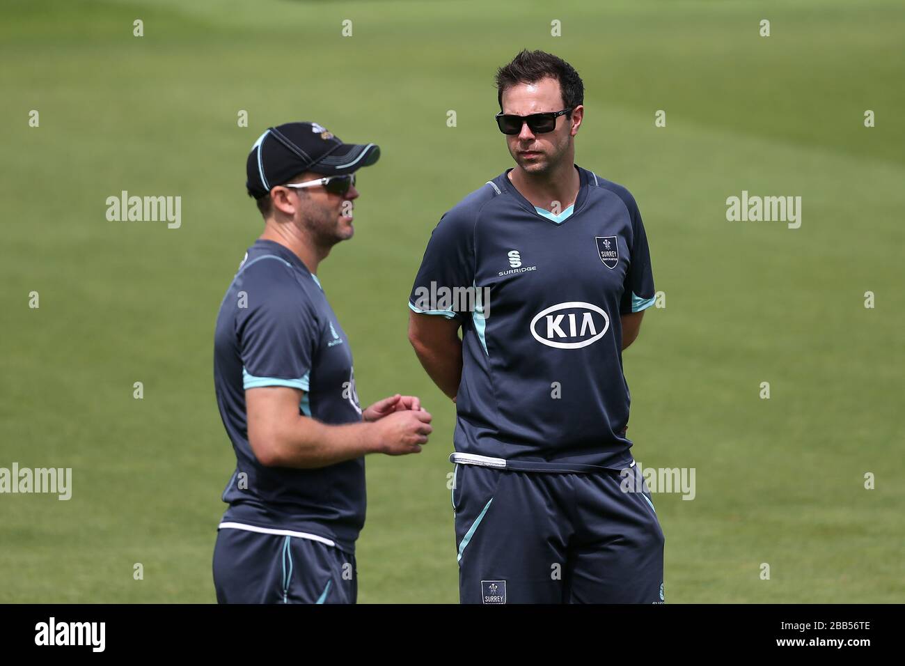 Surrey Head Coach Stuart Barnes with Physio Alex Tysoe (right Stock ...
