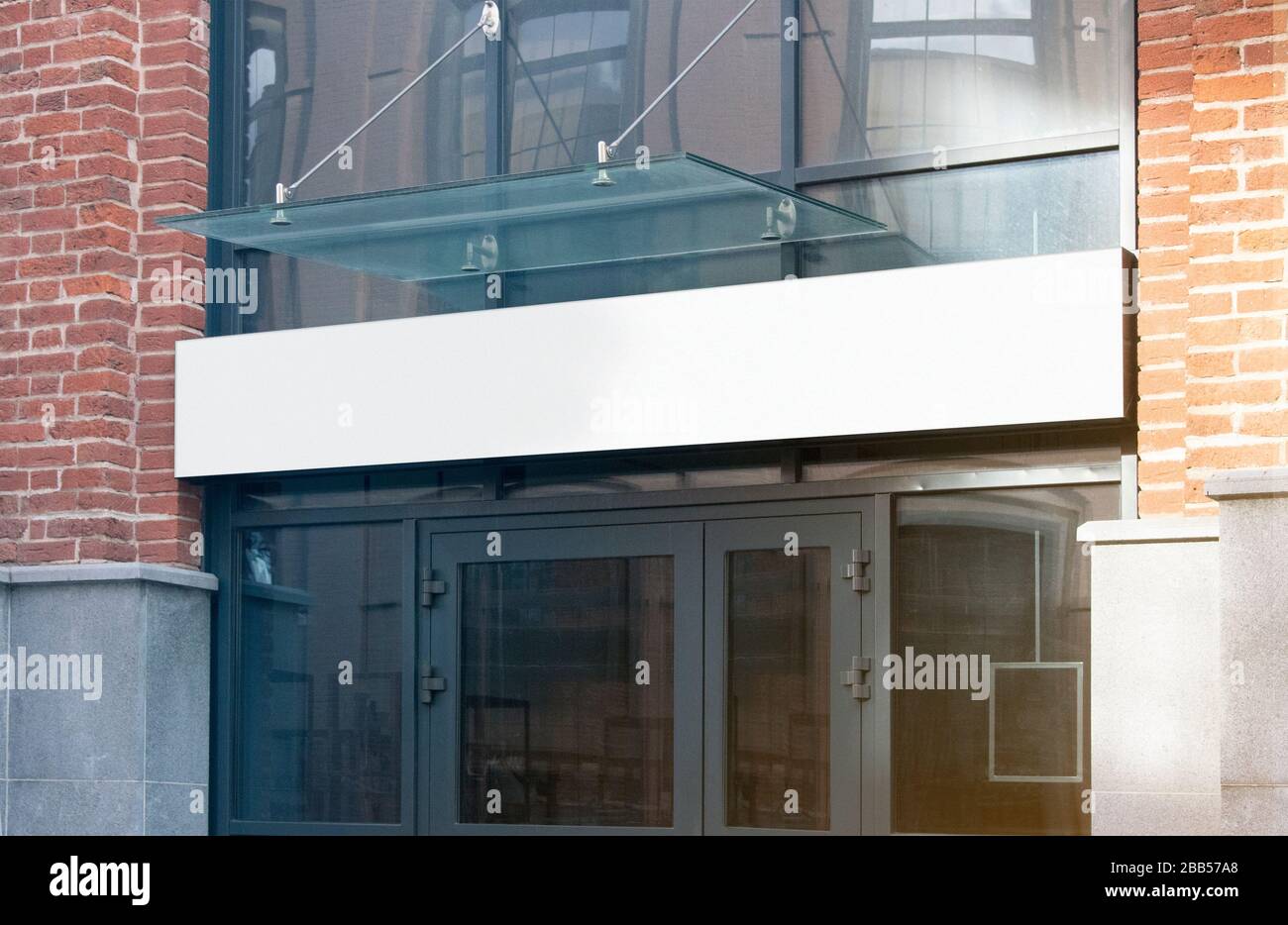 Glass box rectangular rectangular hi-res stock photography and images ...