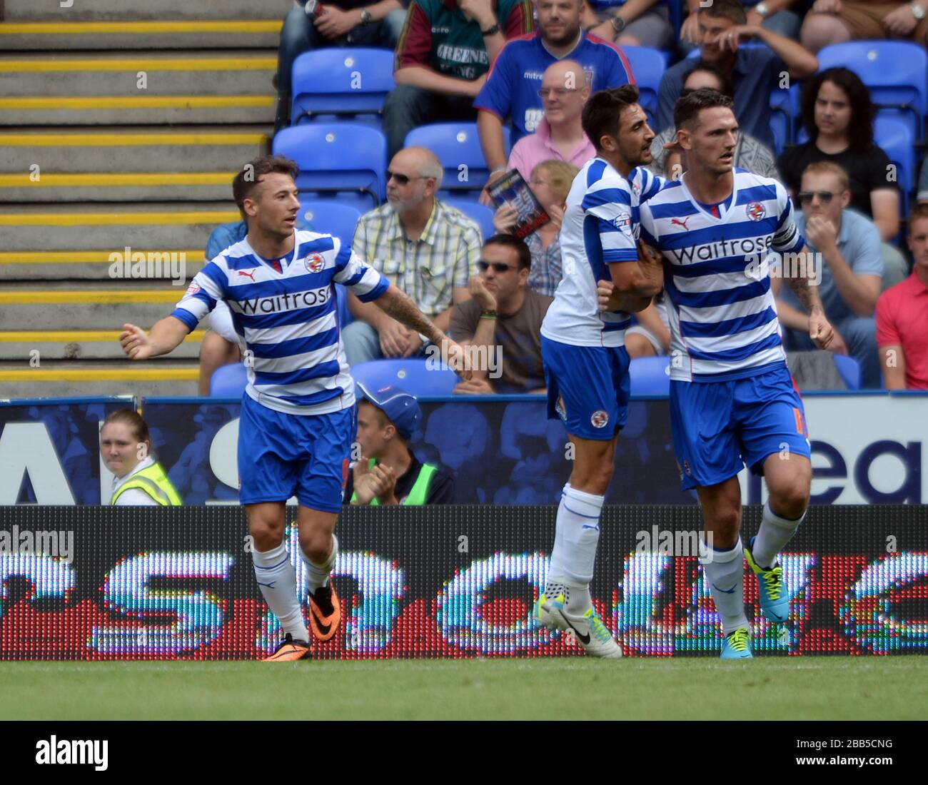 Reading's Adam Le Fondre celebrates 1st goal with team mates Stock ...