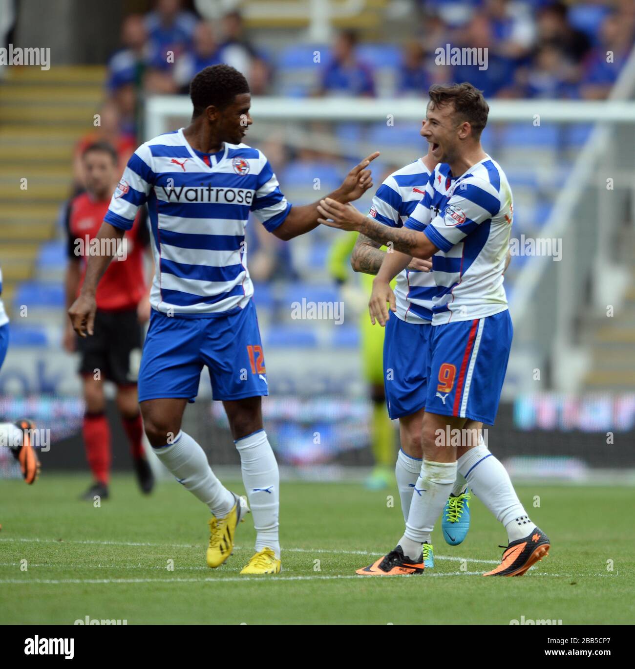 Reading's Adam Le Fondre celebrates 1st goal with Gareth McCleary Stock ...
