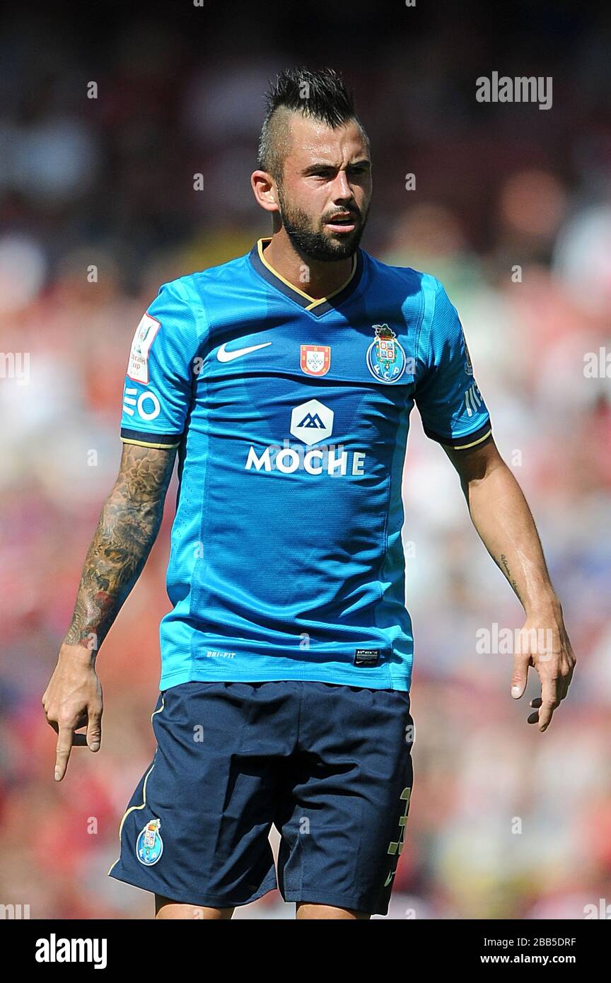 Steven Defour, FC Porto Stock Photo - Alamy
