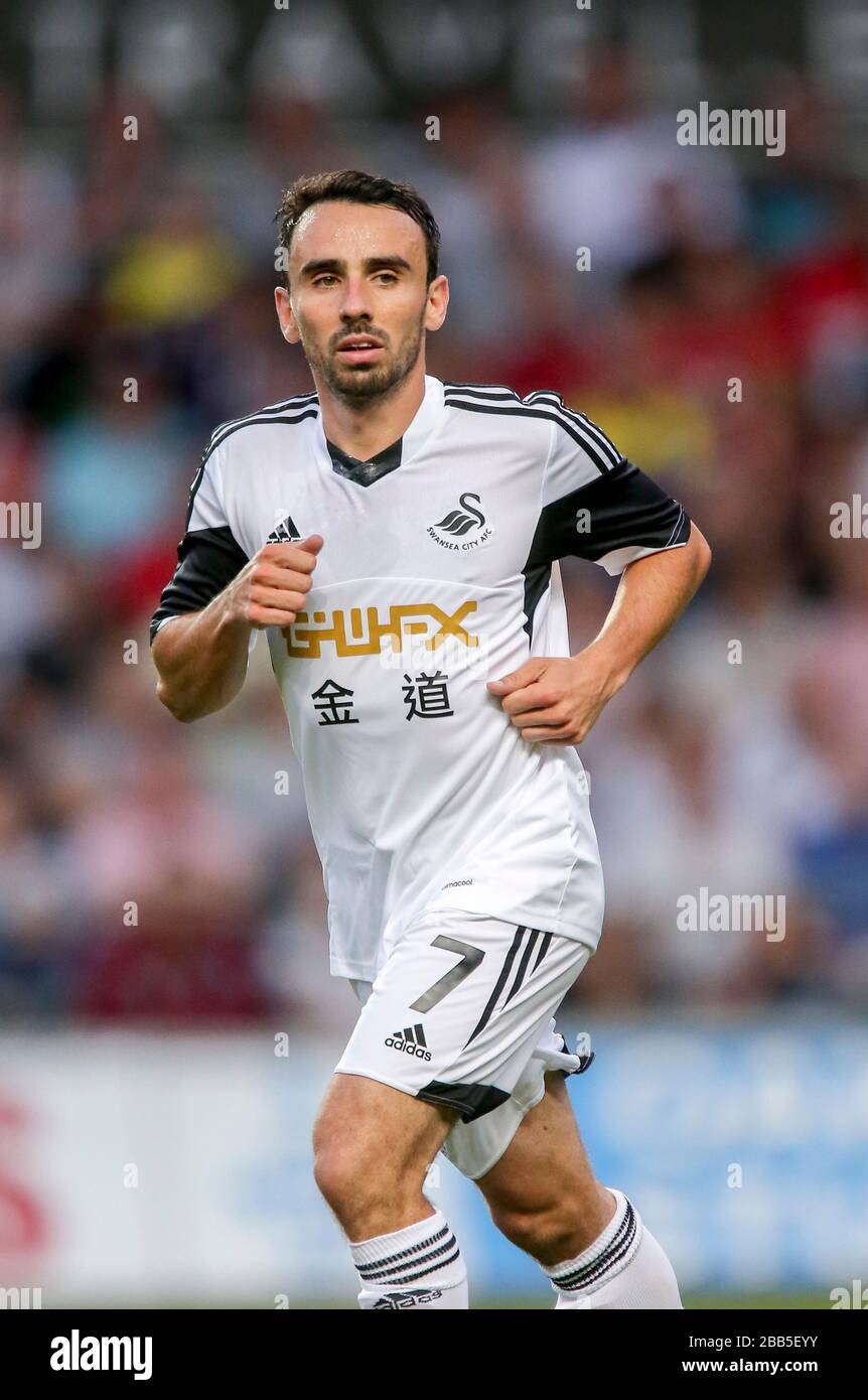 Leon Britton, Swansea City Stock Photo - Alamy