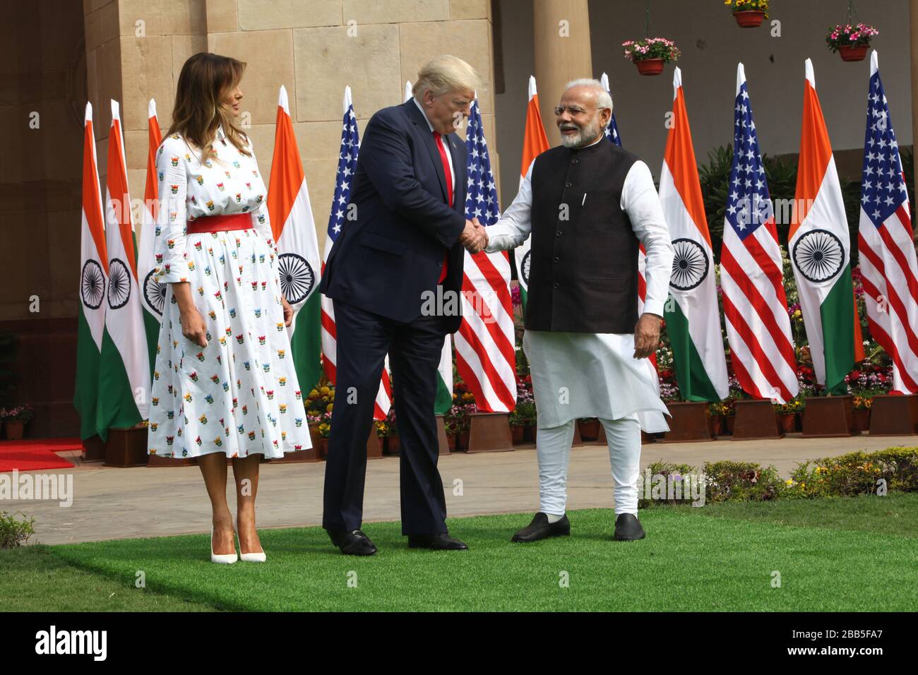 President donald trump and narendra modi hi-res stock photography and ...