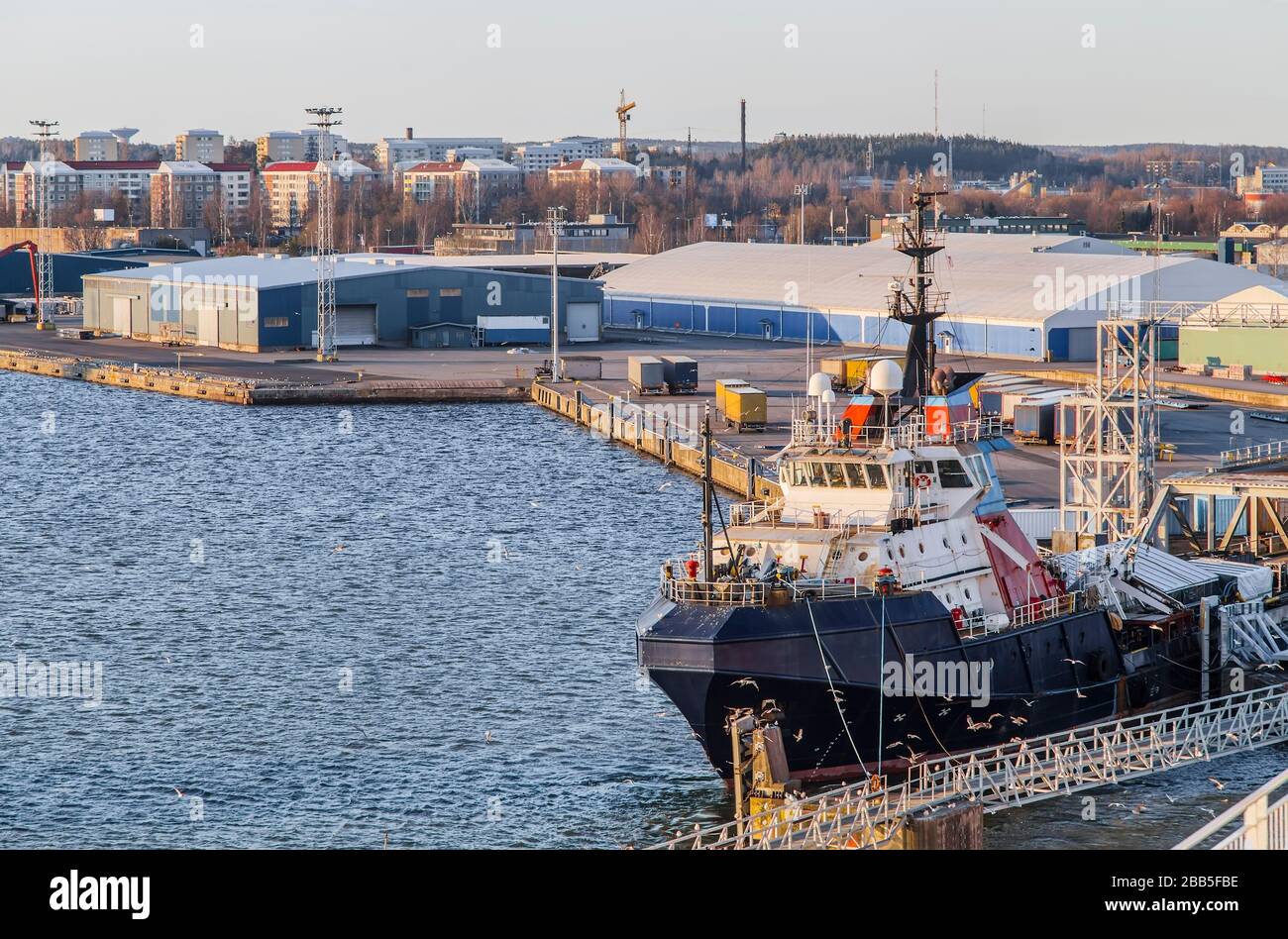 Shipping container at sea hi-res stock photography and images - Alamy