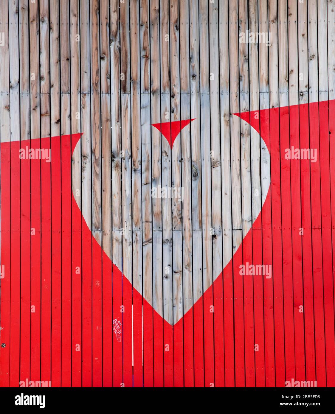 Heart mural in Rotterdam, The Netherlands Stock Photo - Alamy