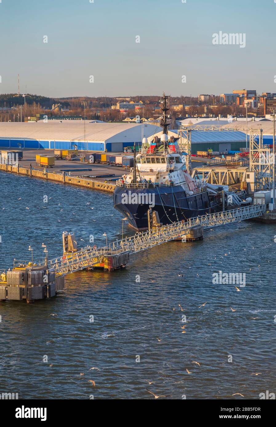 Seascape seaport hi-res stock photography and images - Alamy
