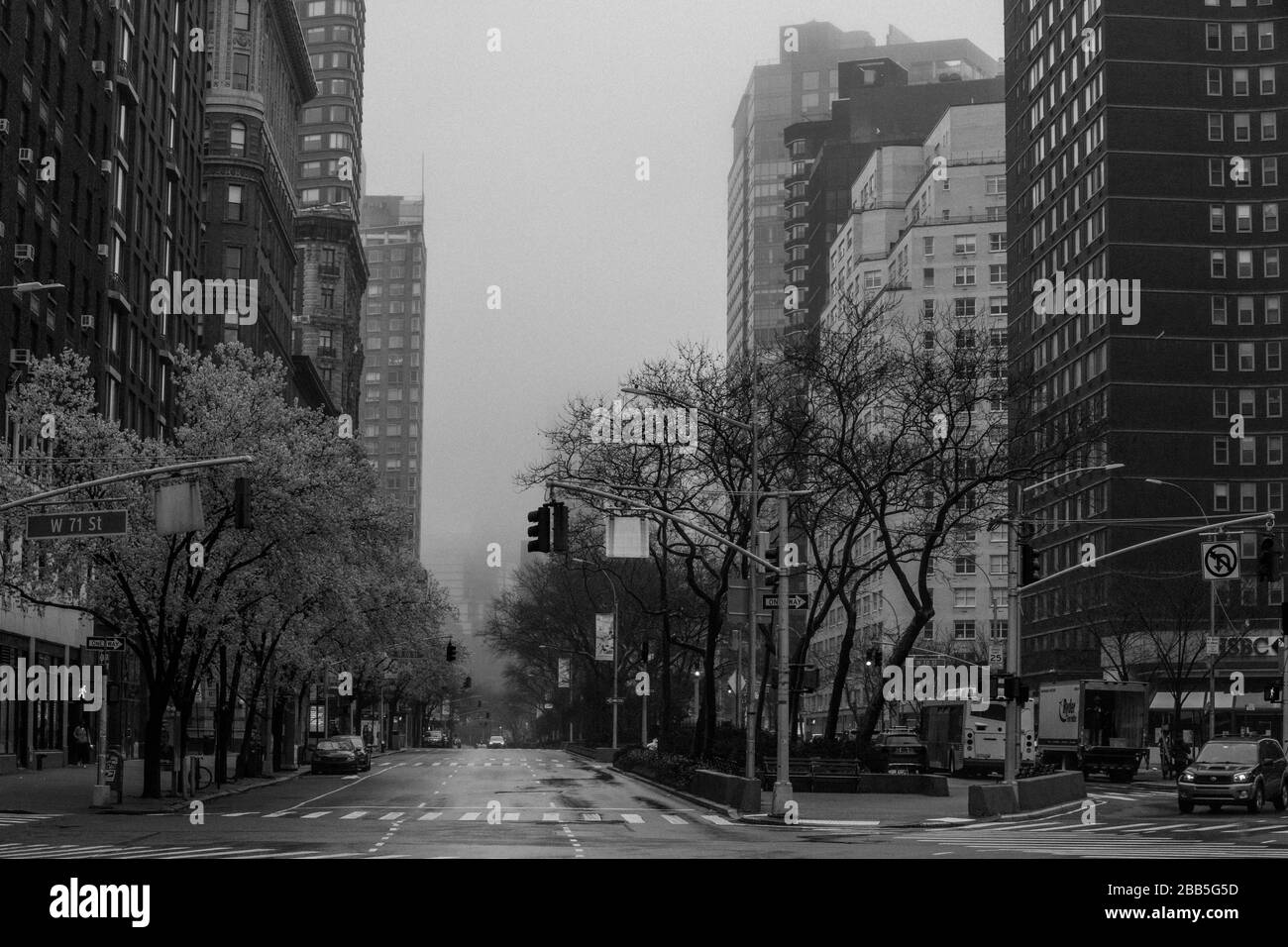 Empty nyc streets hi-res stock photography and images - Alamy