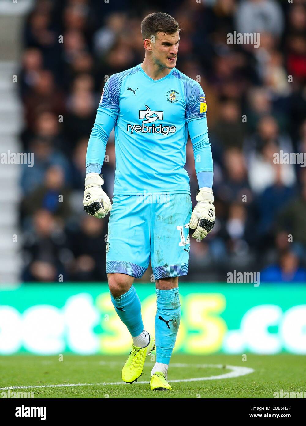 Luton Town goalkeeper Simon Sluga during the Sky Bet Championship match ...