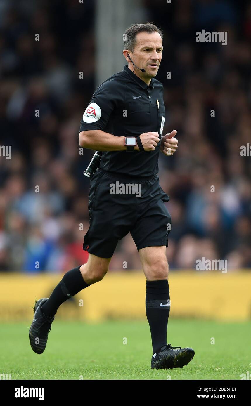 Match referee Keith Stroud Stock Photo - Alamy