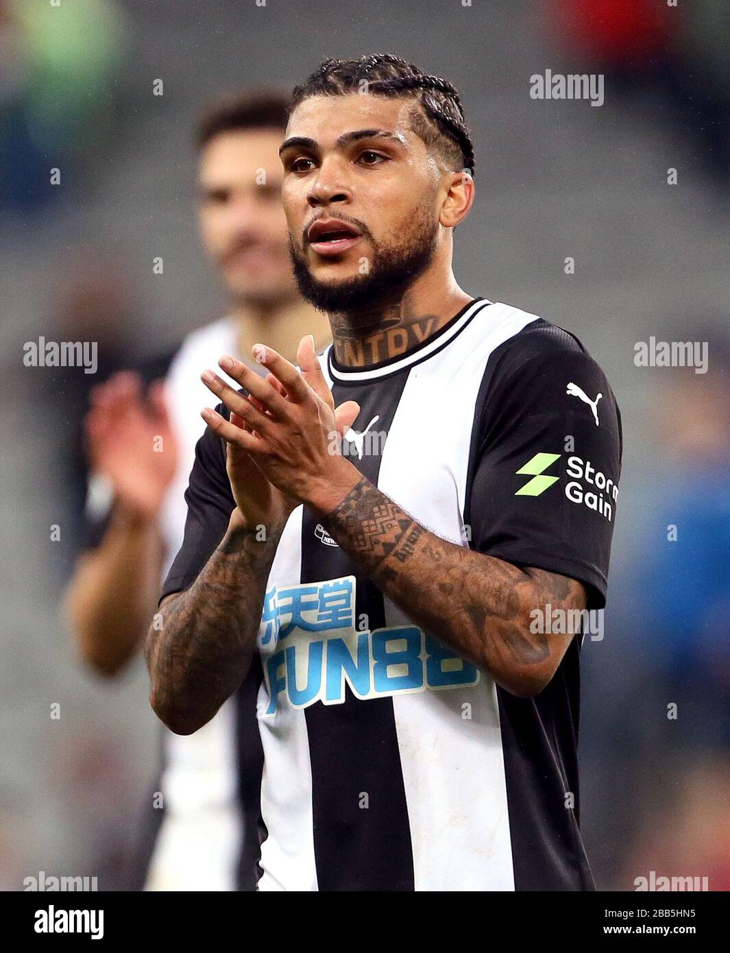 Newcastle United's DeAndre Yedlin Stock Photo - Alamy