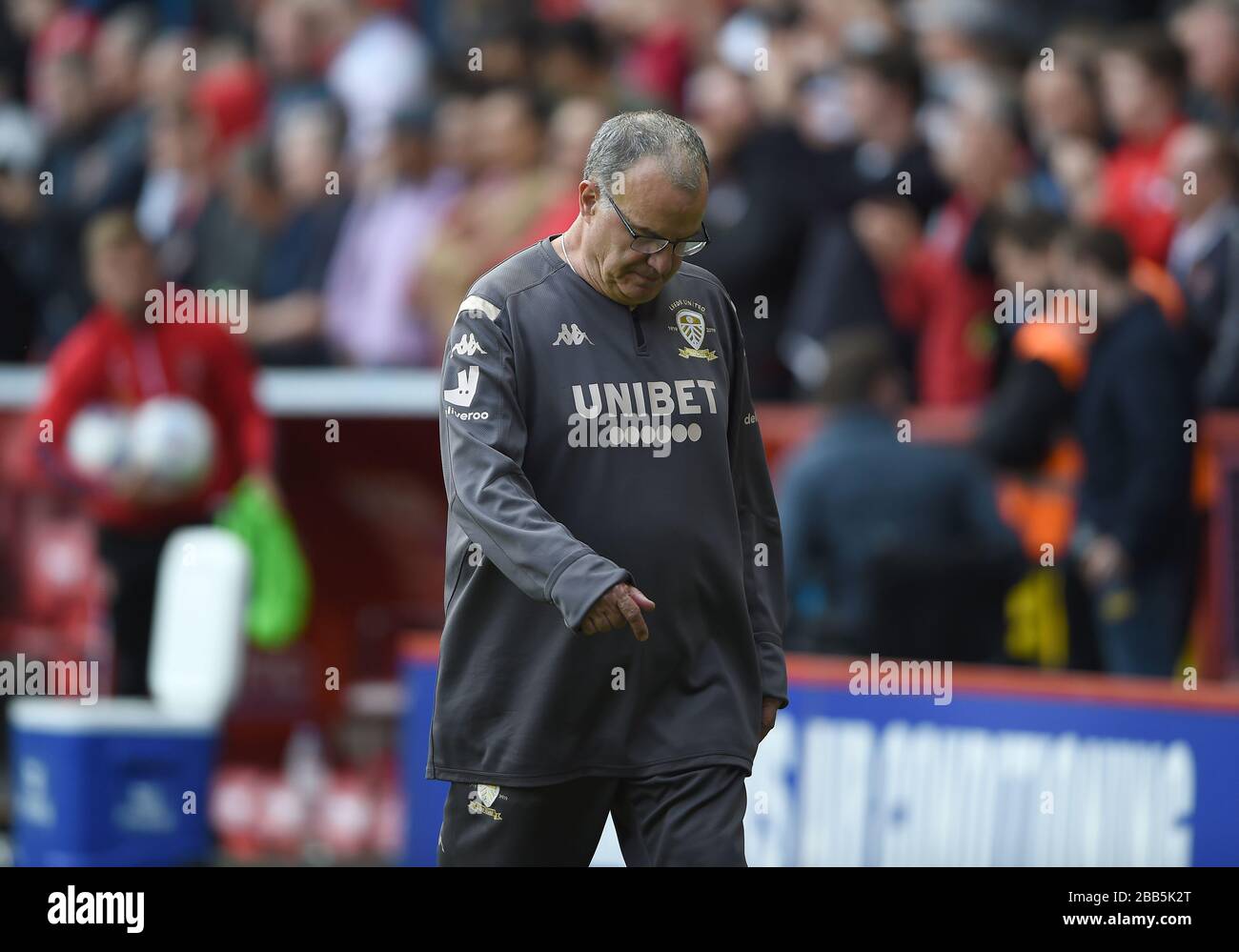 Leeds manager marcelo bielsa reacts hi-res stock photography and images ...