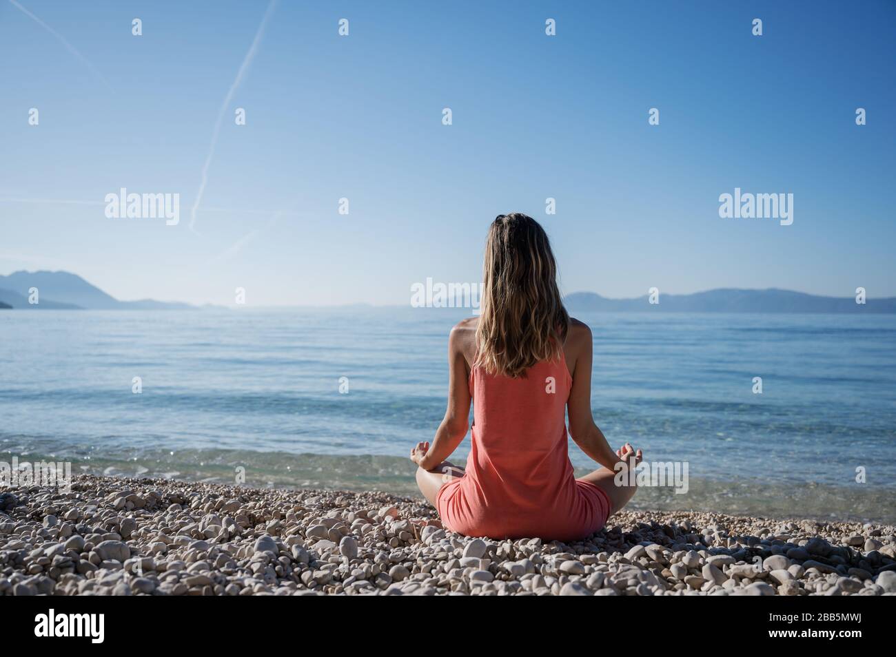 Butterfly position hi-res stock photography and images - Alamy