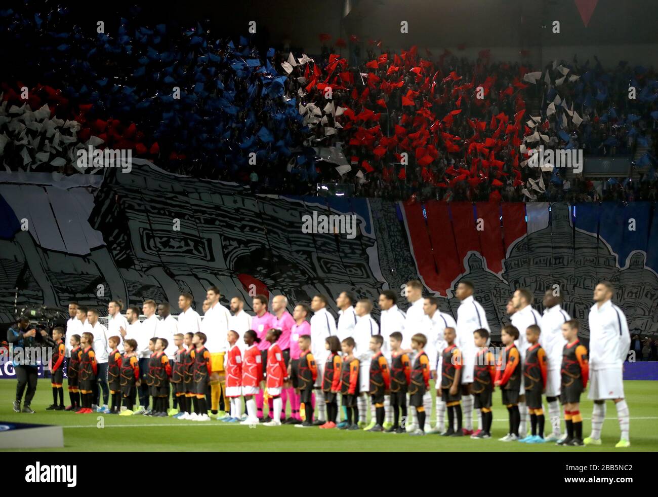 Paris saint germain fans in stands hi-res stock photography and images ...
