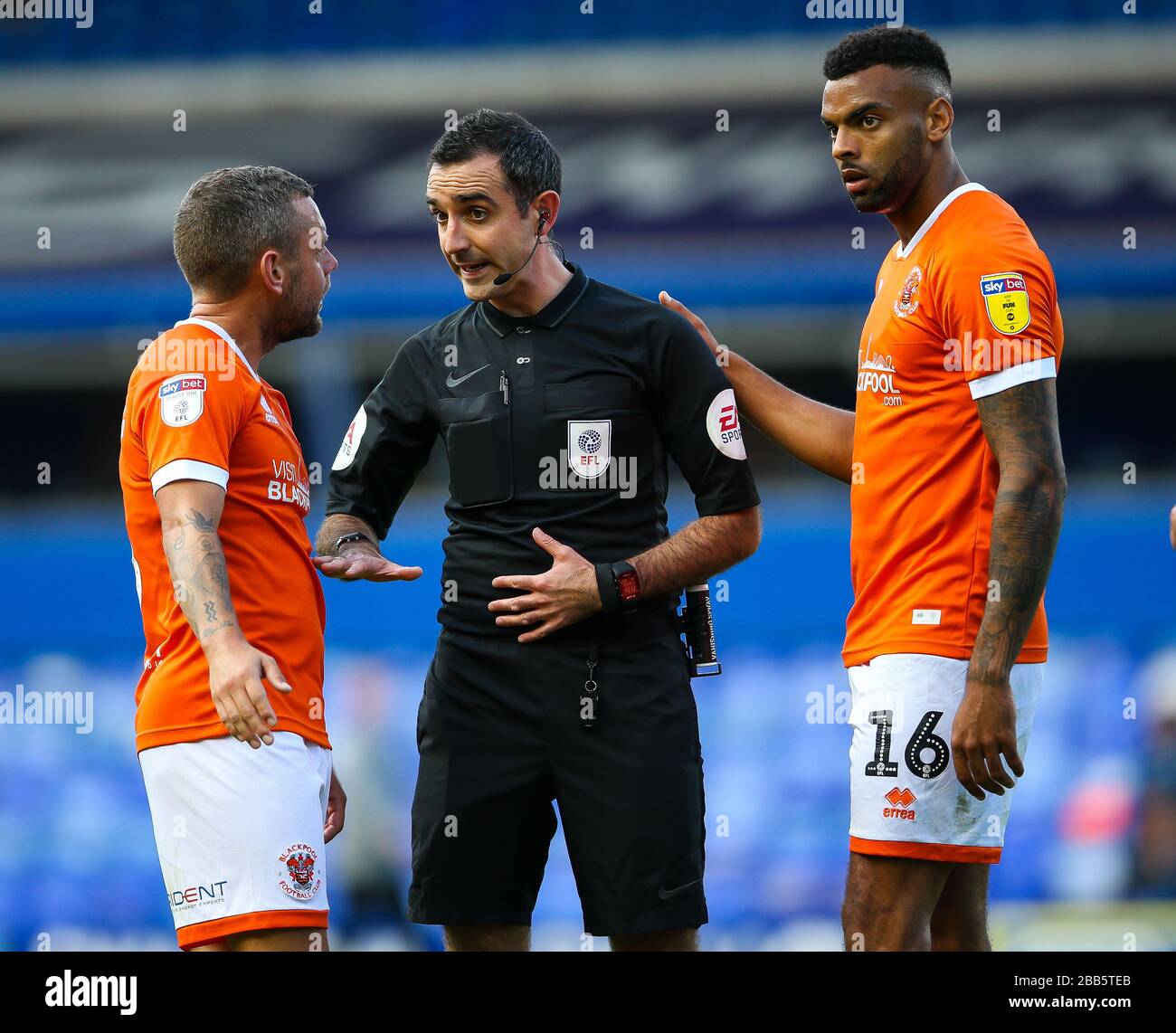 Referee paul marsden hi-res stock photography and images - Alamy