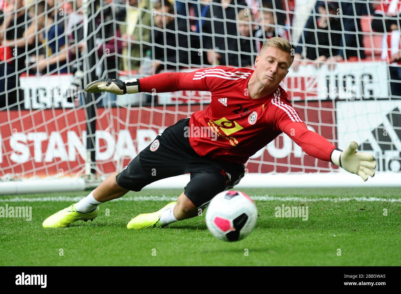 Sheffield United goalkeeper Simon Moore Stock Photo - Alamy