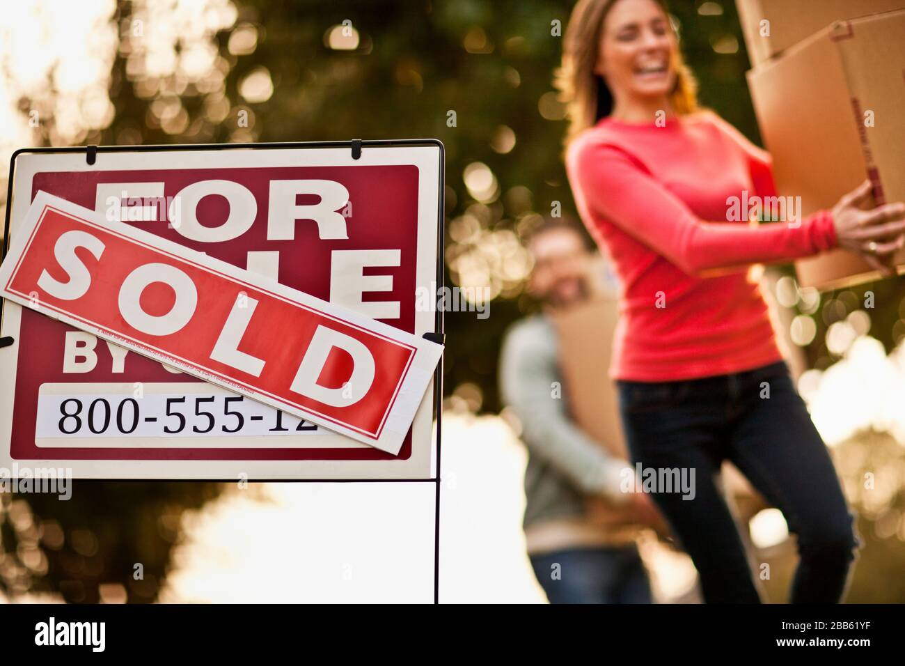 Couple arrive hi-res stock photography and images - Alamy