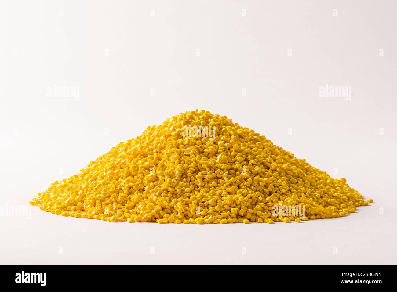 Yellow pellets hi-res stock photography and images - Alamy