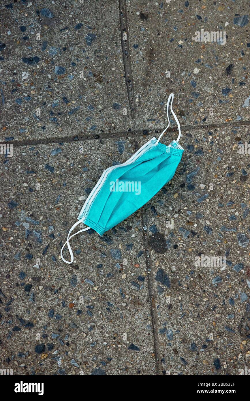 Used blue protective surgical hi-res stock photography and images - Alamy