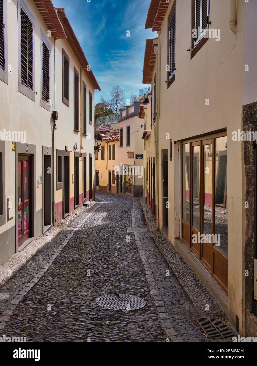 Funchal old town madeira architecture hi-res stock photography and ...