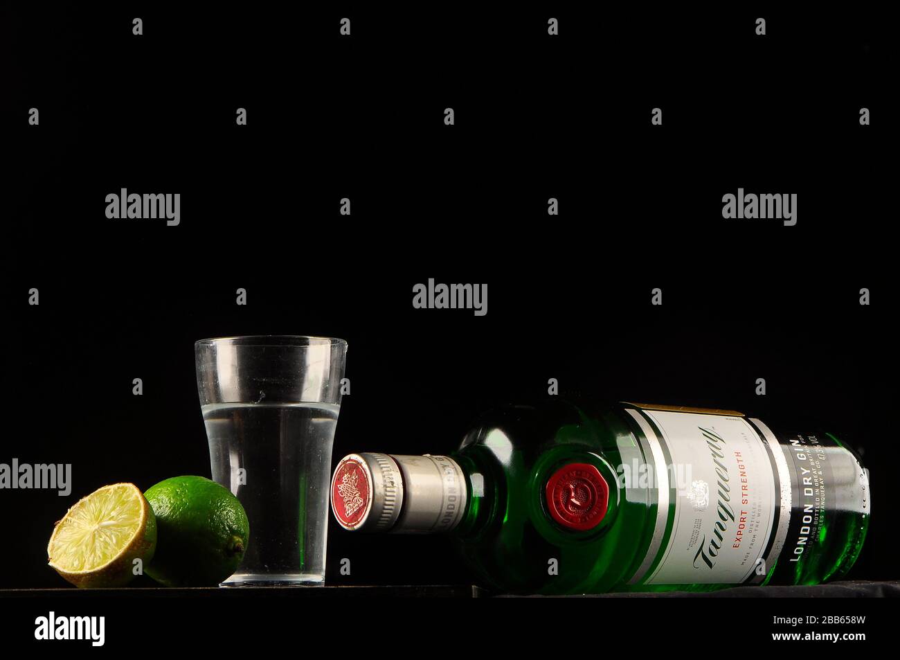 Tanqueray hi-res stock photography and images - Alamy