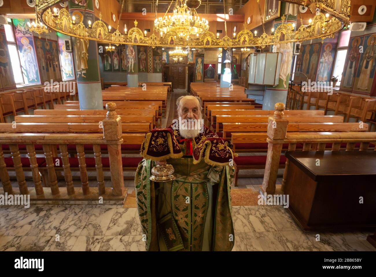 Empty churches hi-res stock photography and images - Alamy