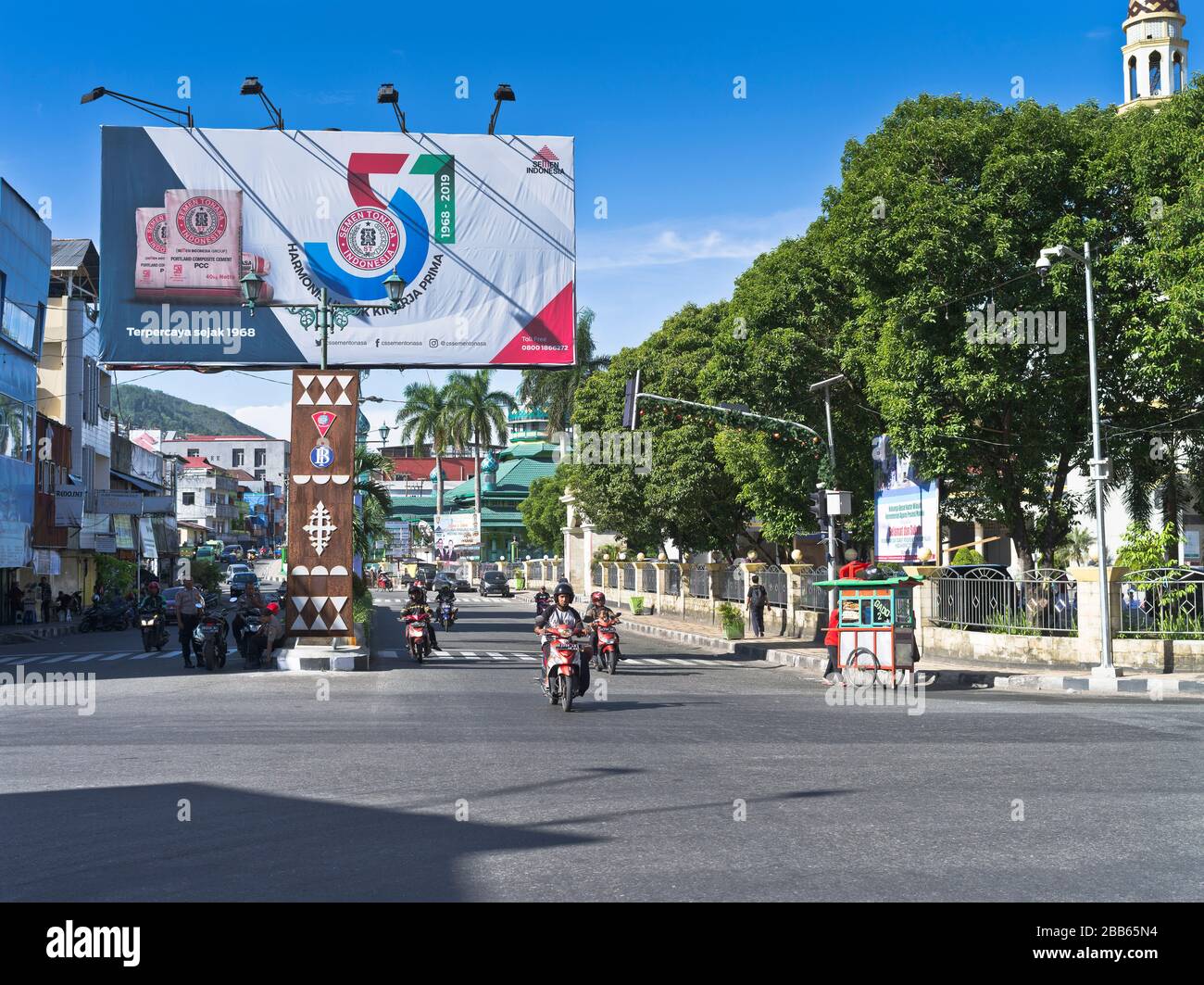 dh indonesian intersection AMBON MALUKU INDONESIA Motorbike city cross ...