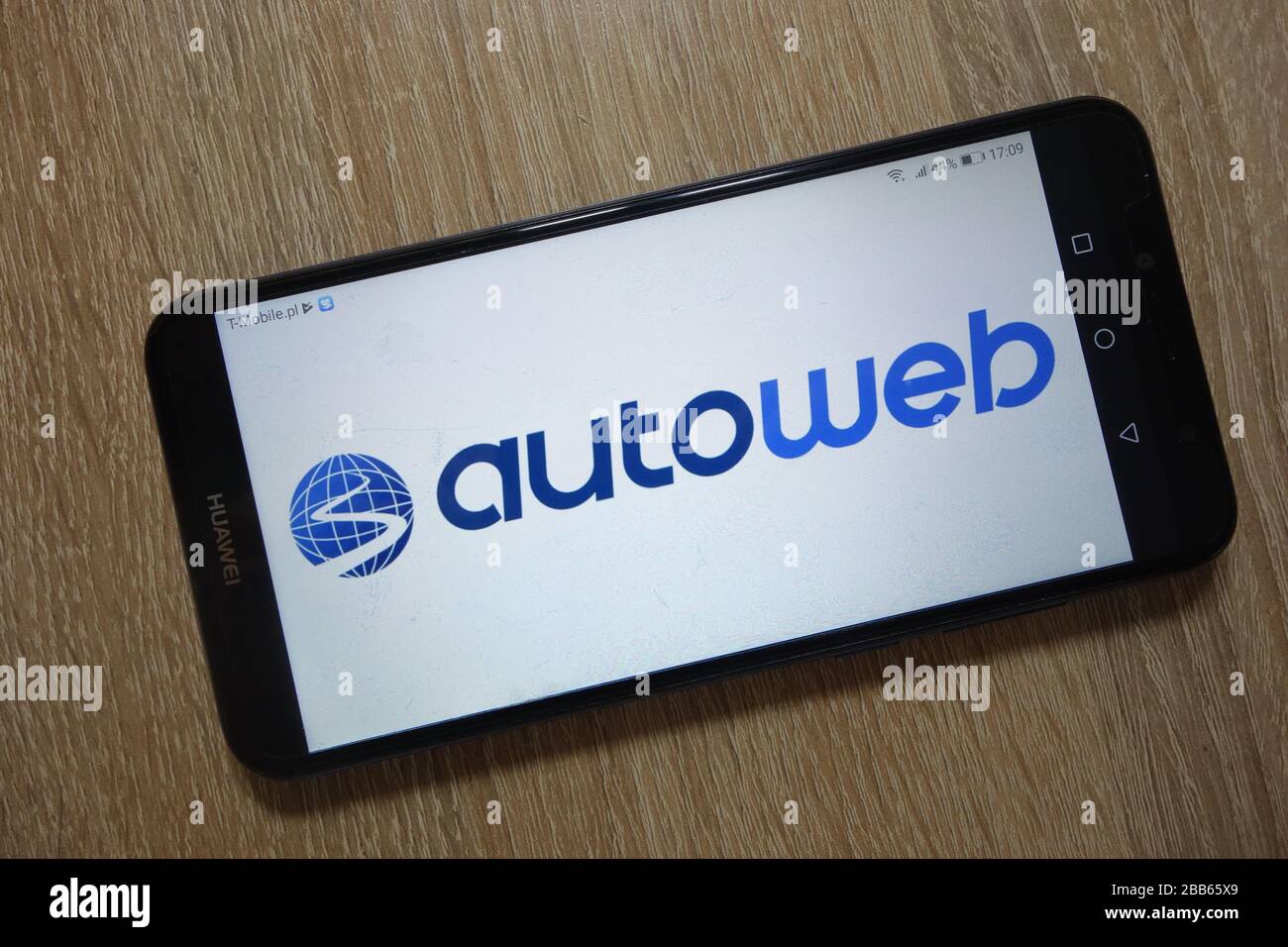 AutoWeb, Inc. logo displayed on smartphone Stock Photo - Alamy