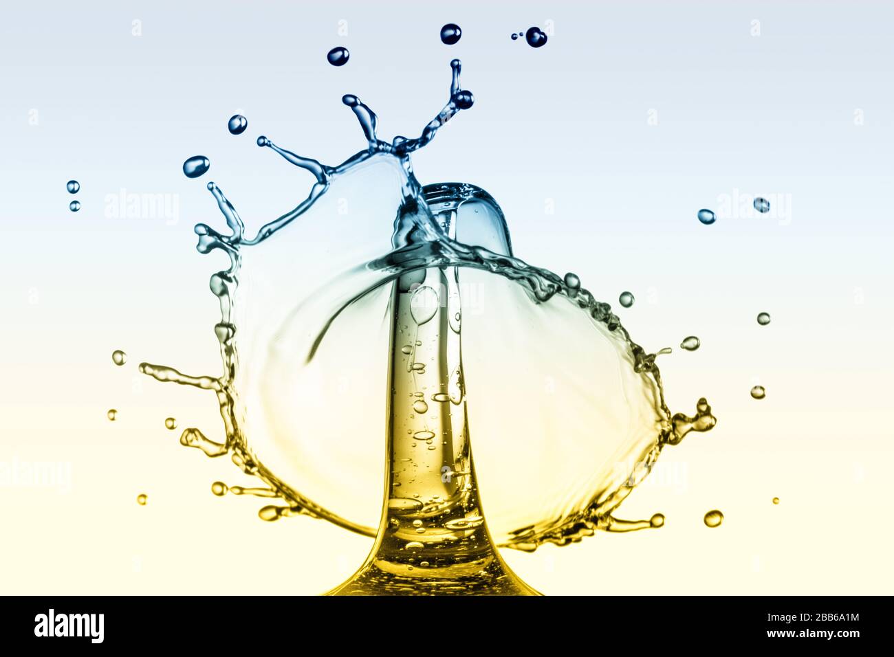 Long water splash hi-res stock photography and images - Alamy