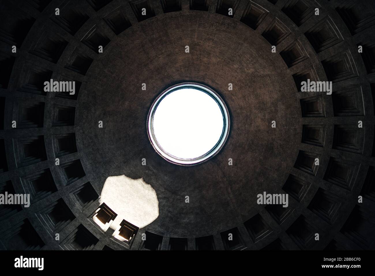 Light entering a building hi-res stock photography and images - Alamy