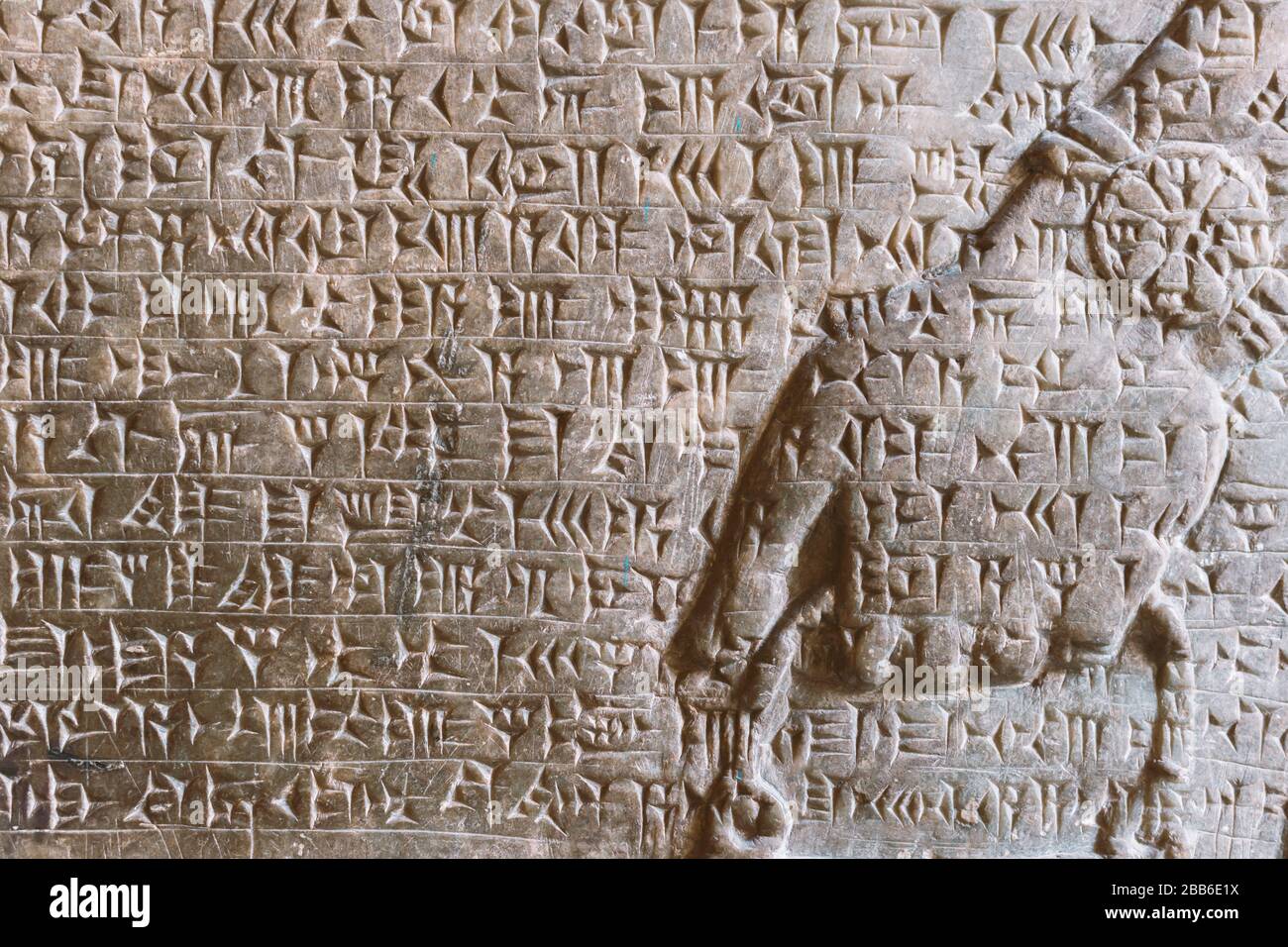 Cuneiform characters hi-res stock photography and images - Alamy