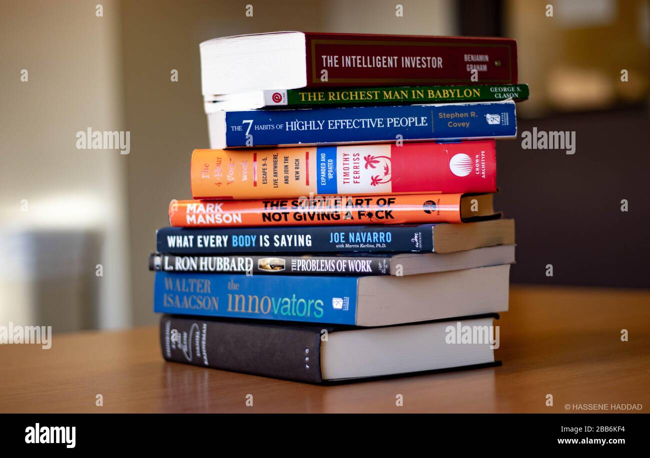 Stacked books hi-res stock photography and images - Alamy