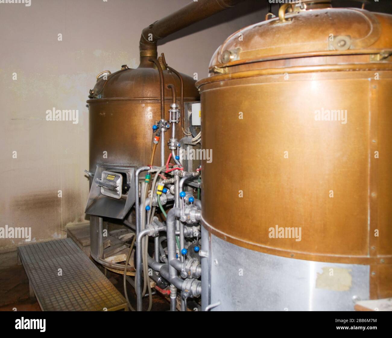 Old brewery vintage brewhouse hi-res stock photography and images - Alamy