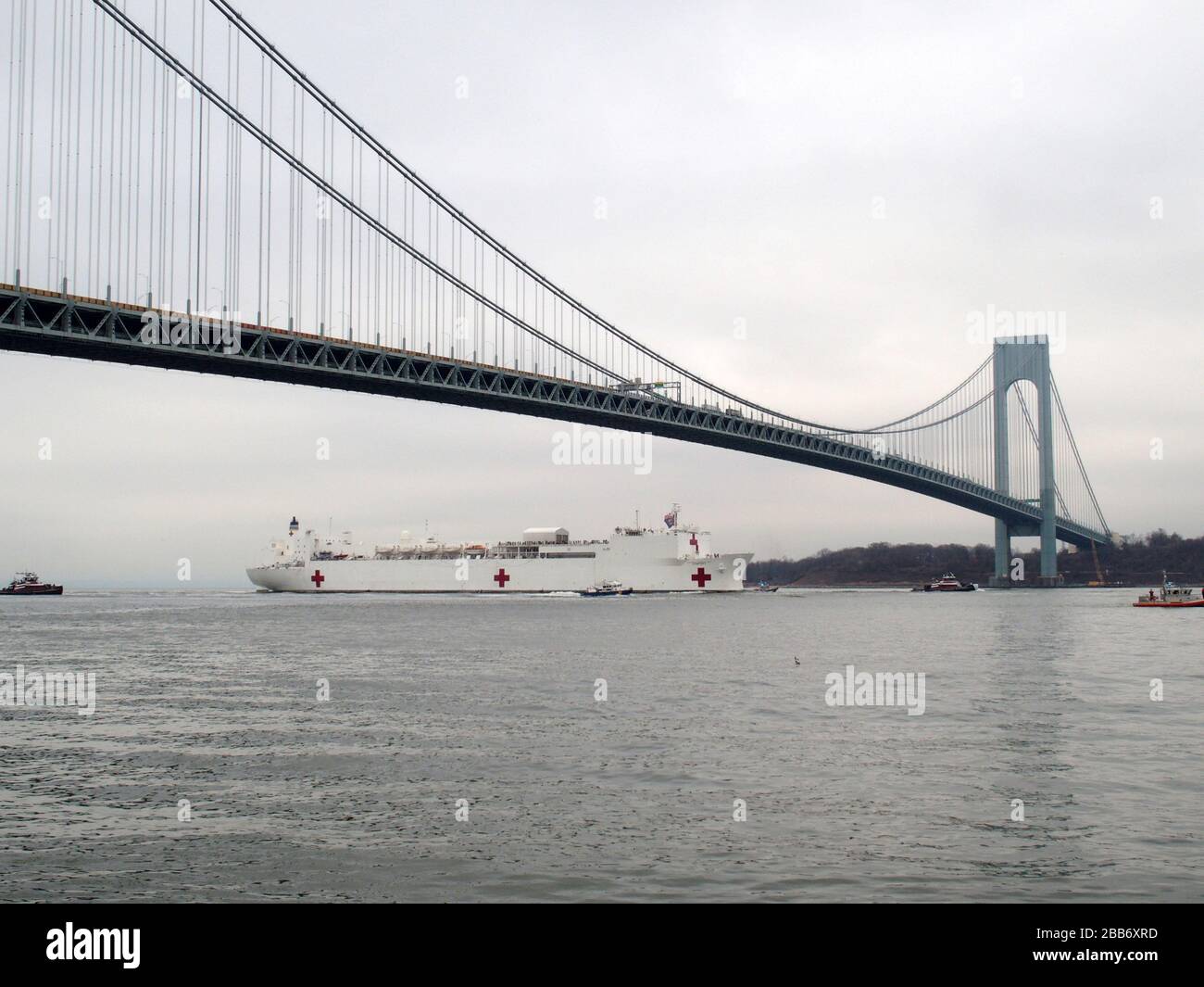 New York, New York, USA. 30th Mar, 2020. The Hospital Ship USNS Comfort ...