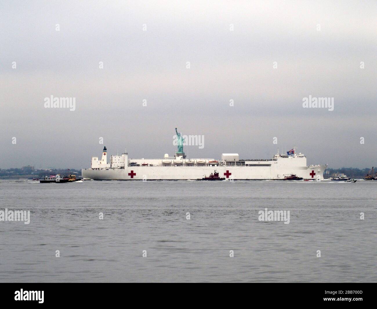New York, New York, USA. 30th Mar, 2020. The Hospital Ship USNS Comfort ...
