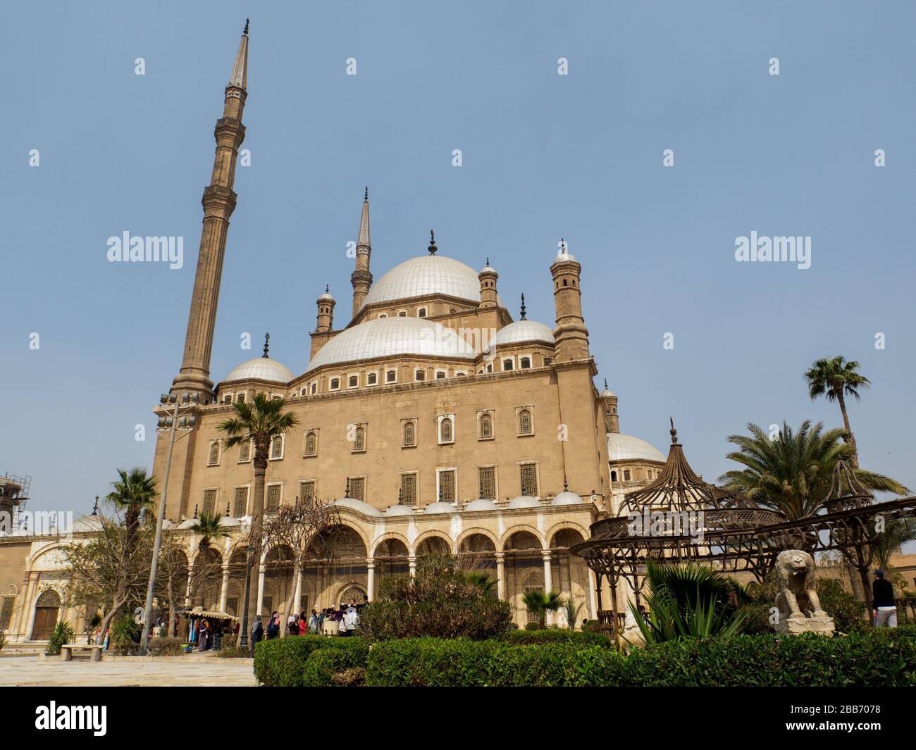 Facade of a muslim mosque hi-res stock photography and images - Alamy