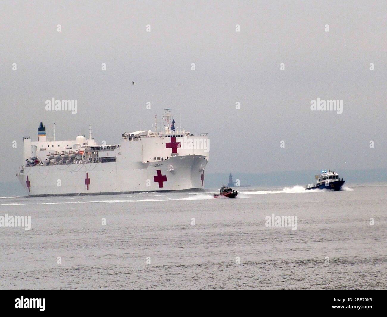 New York, New York, USA. 30th Mar, 2020. The Hospital Ship USNS Comfort ...
